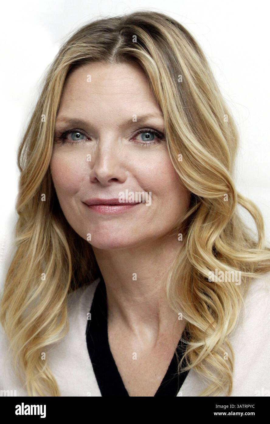 June 15, 2007 - Beverly Hills, California, U.S. - MICHELLE PFEIFFER ...