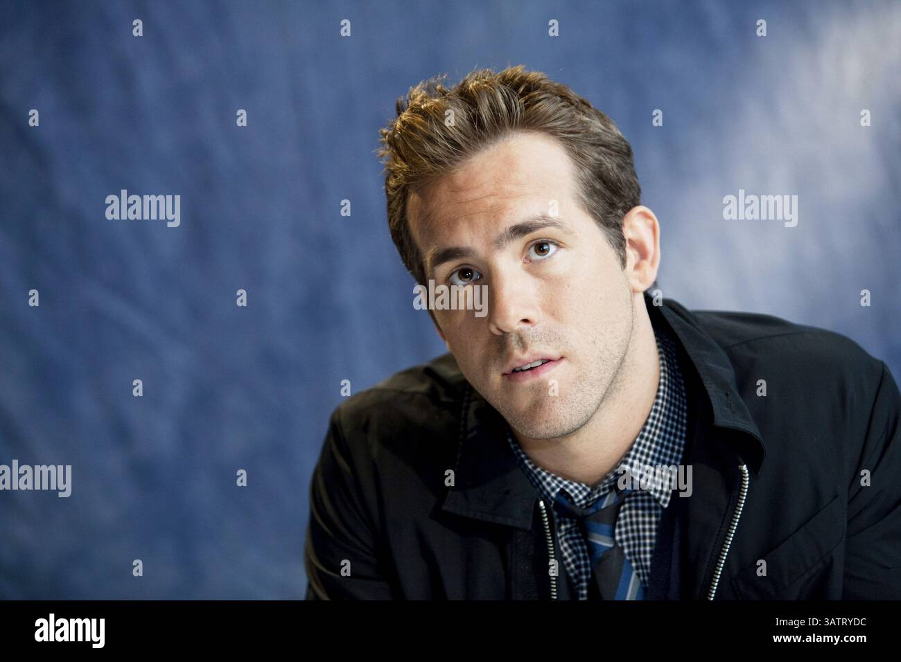 April 24, 2009 - Los Angeles, California, USA - Actor Ryan Reynolds of ...