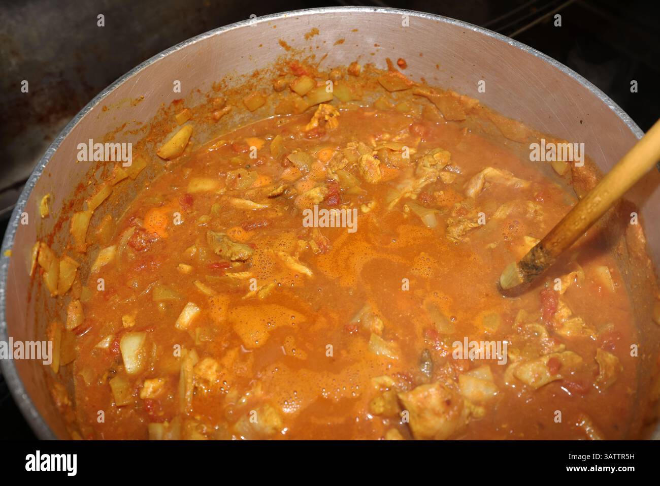 Indian cooking pots hi-res stock photography and images - Alamy