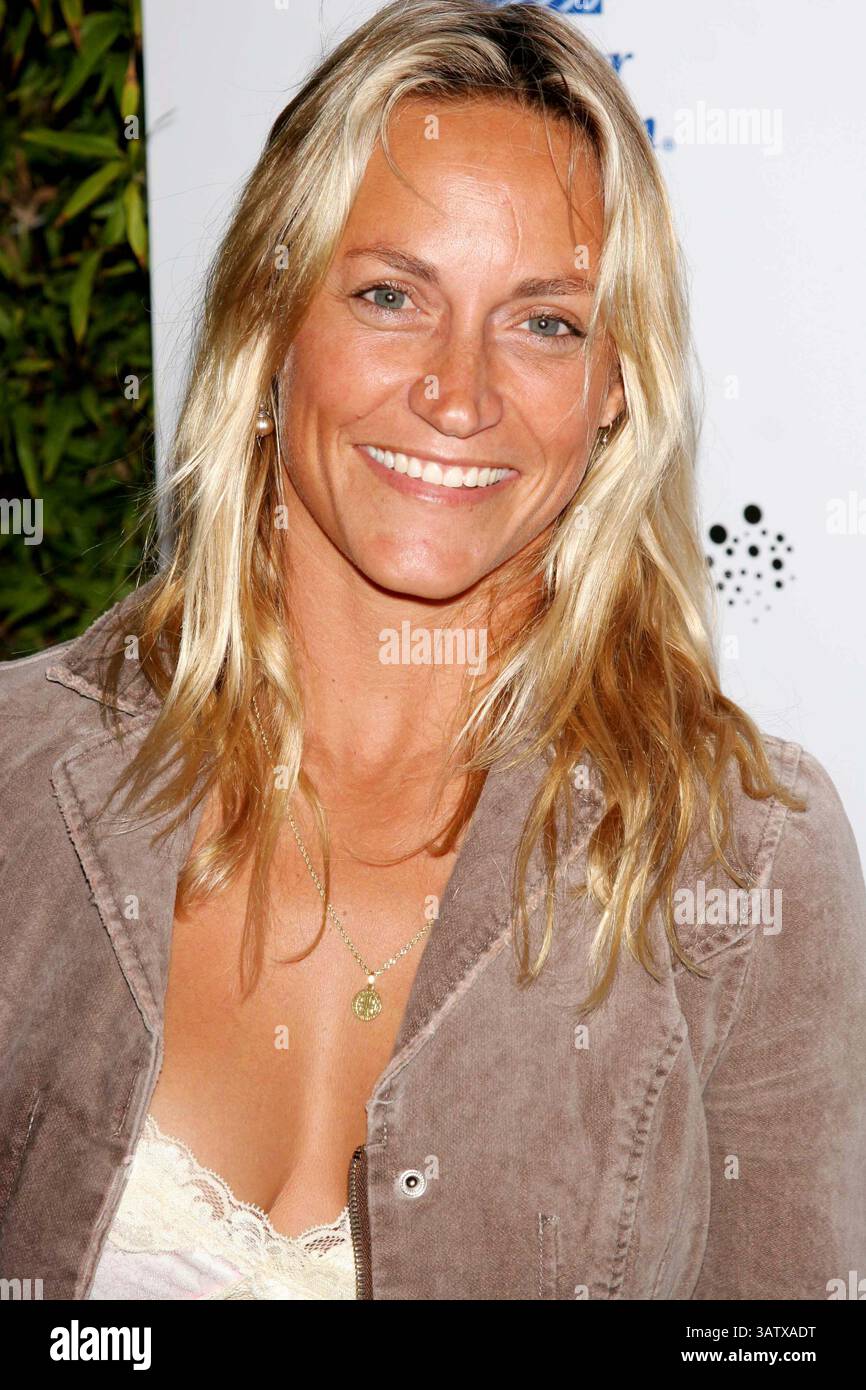 Lisa anderson surfer hi-res stock photography and images - Alamy