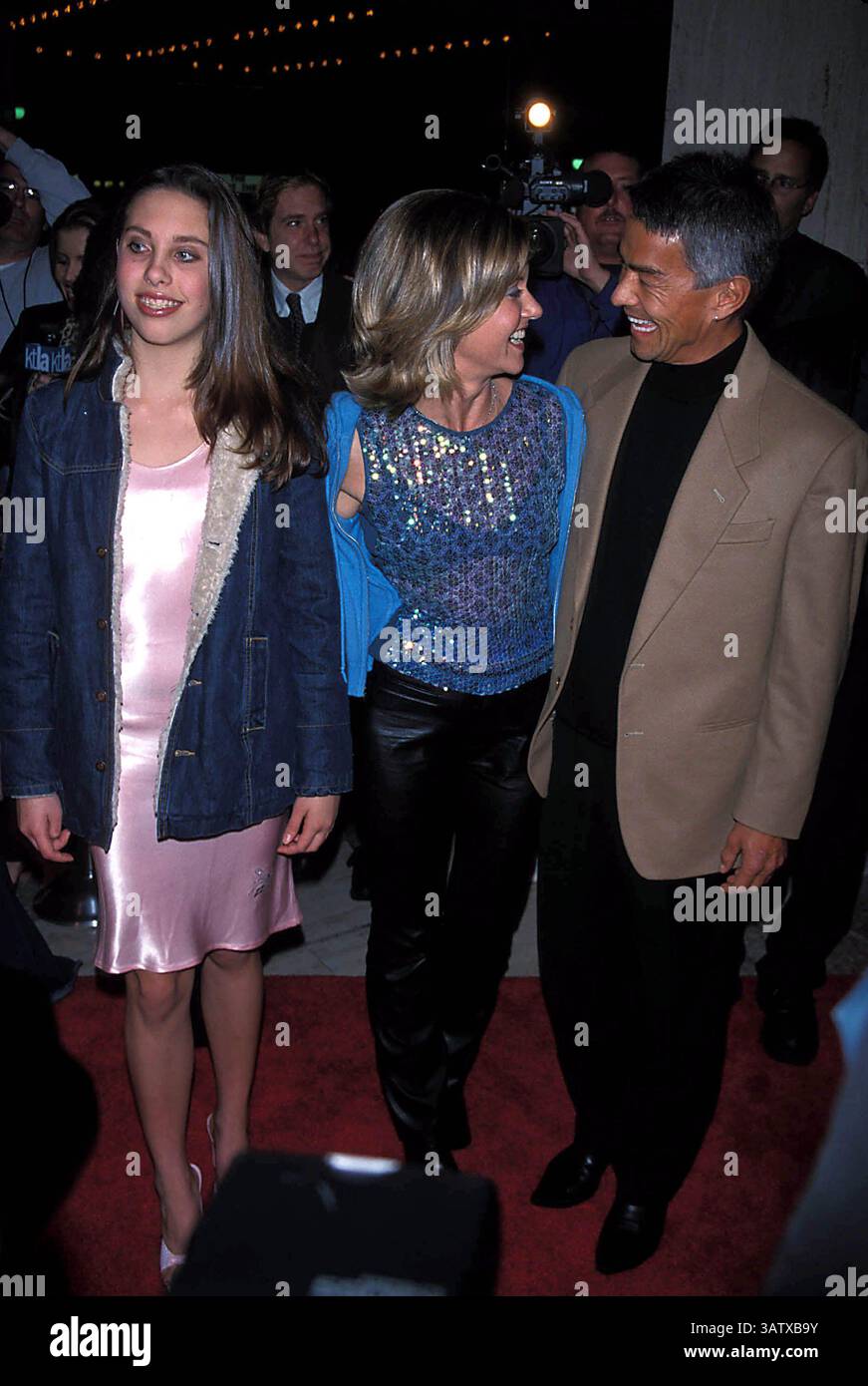 Aug. 24, 2005 - K21179MR.OPENING NIGHT MAMMA MIA SHUBERT THEATRE LA CA ...