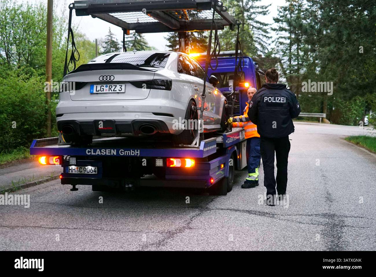 Abschleppdienst Abschlepper ziehen PKW aus dem Verkehr sicherstellung ...