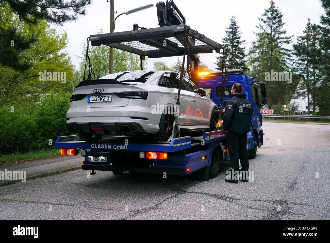 Abschleppdienst Abschlepper ziehen PKW aus dem Verkehr sicherstellung ...