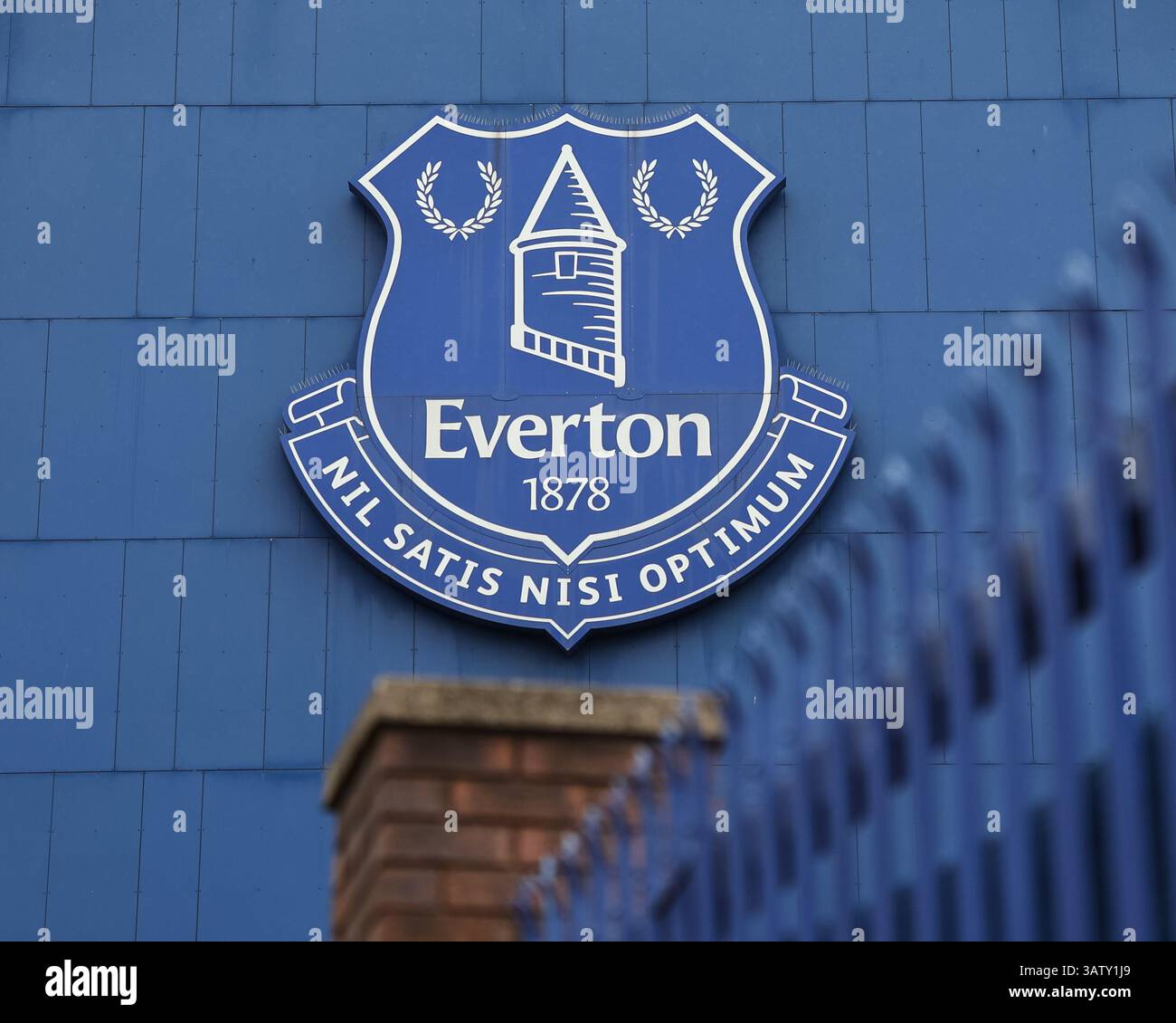 Everton manchester city crest hi-res stock photography and images - Alamy