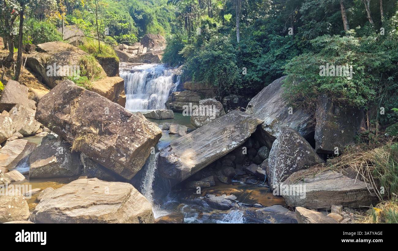 scenic ramboda waterfall in sri lanka Stock Photo - Alamy