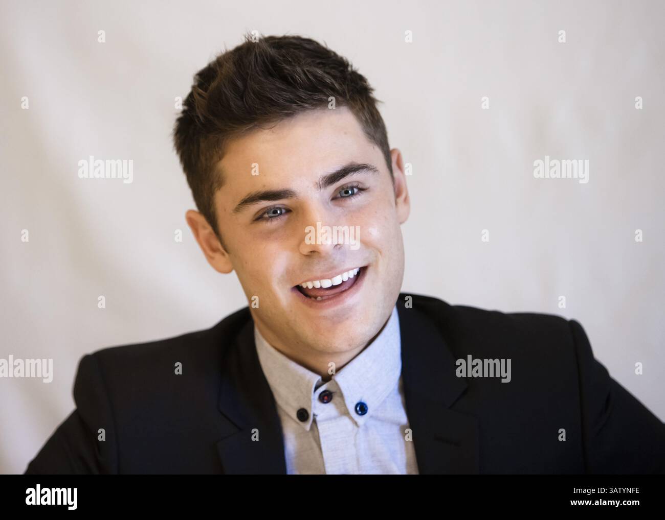 September 24, 2012 - Hollywood, California, U.S. - Actor ZAC EFRON ...