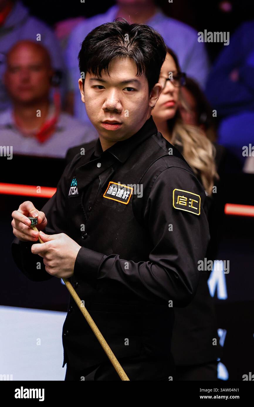 Sheffield, UK. 19th Apr, 2025. during the 2025 Halo World Snooker ...