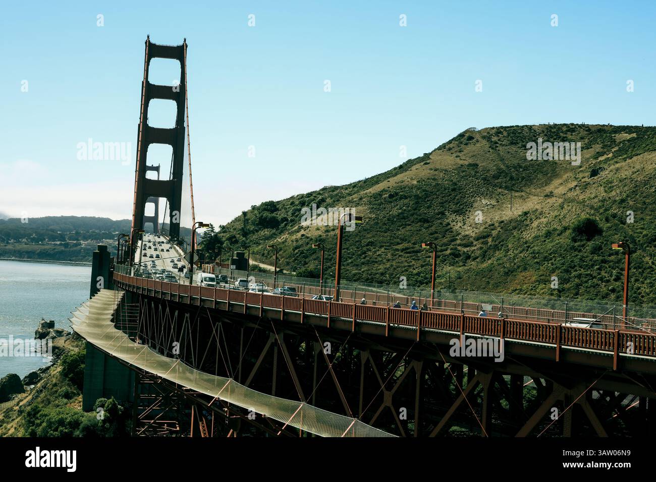 The iconic famous Golden Gate bridge over san francisco bay and Pacific ...