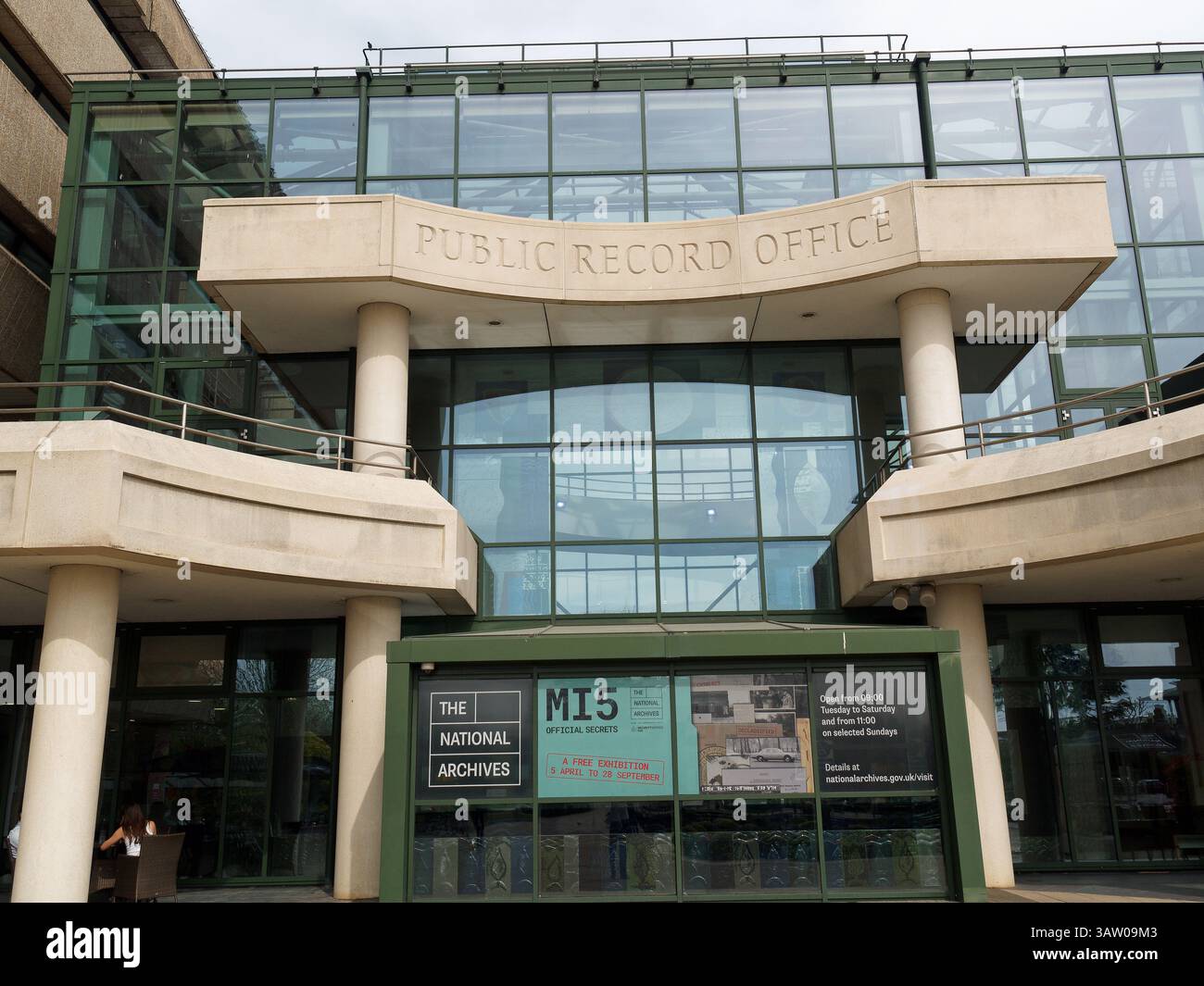 Close-up view of the main entrance to The UK National Archives at Kew ...