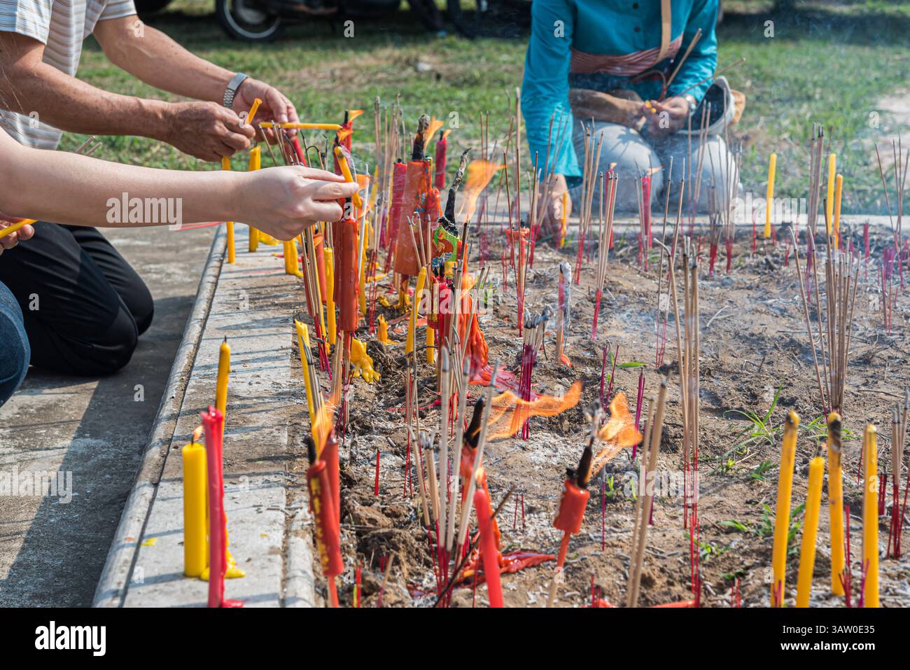 Thai Chinese respect ancestors parents those died by food and burn fake ...