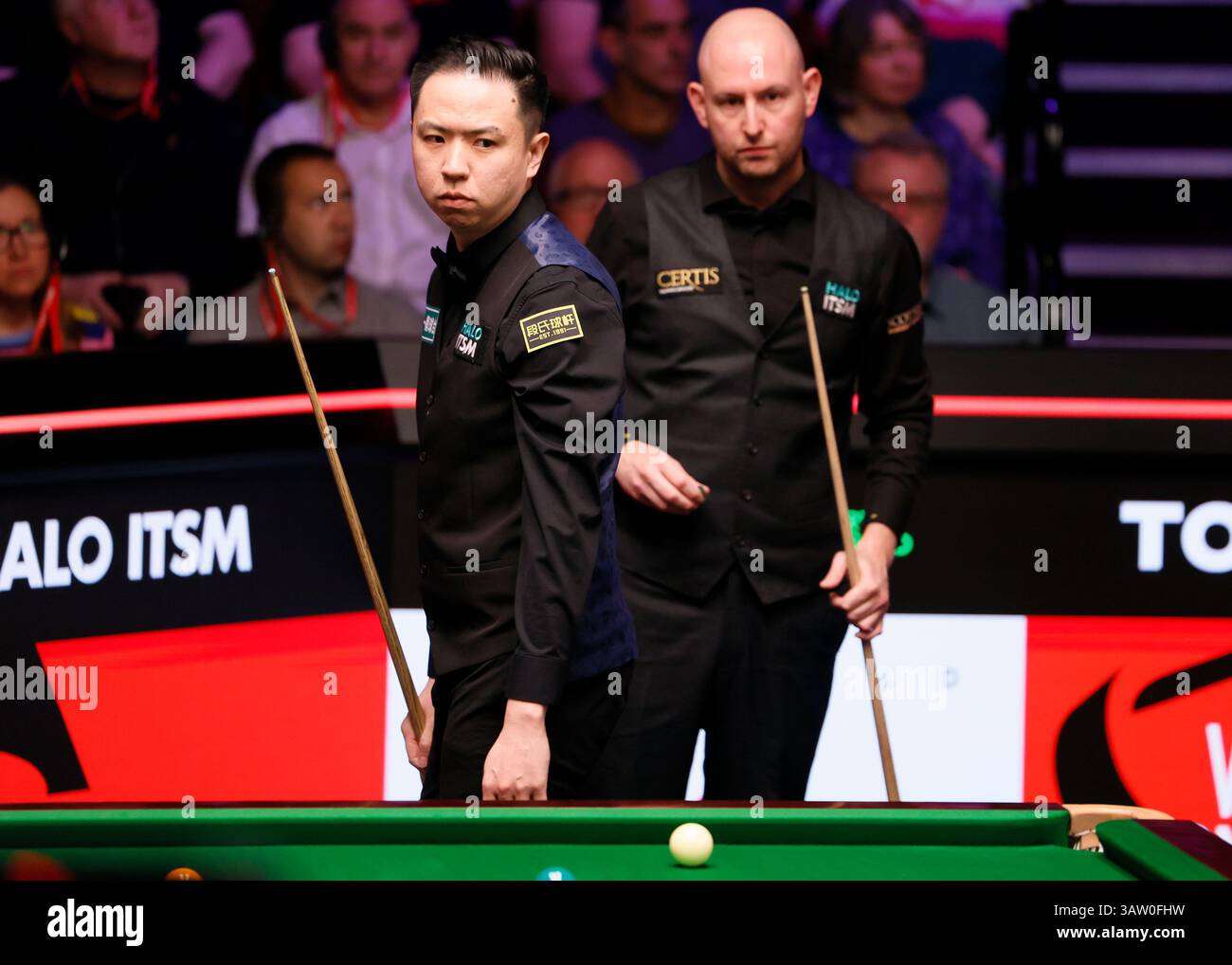 Matthew Selt (right) during his match against Xiao Guodong during day ...