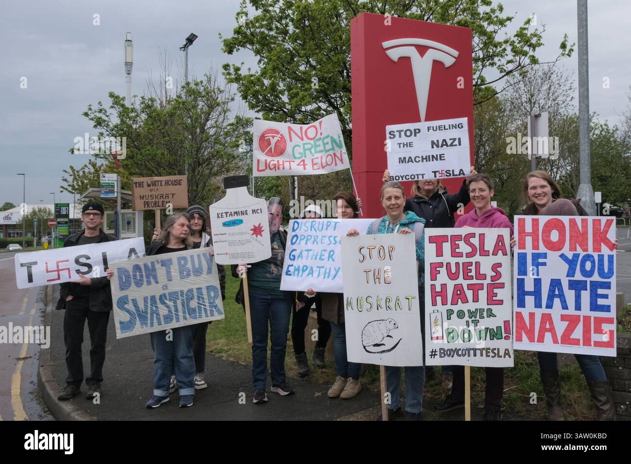 Bristol, UK. 19th Apr, 2025. Bristol Tesla Takedown with Americans for ...