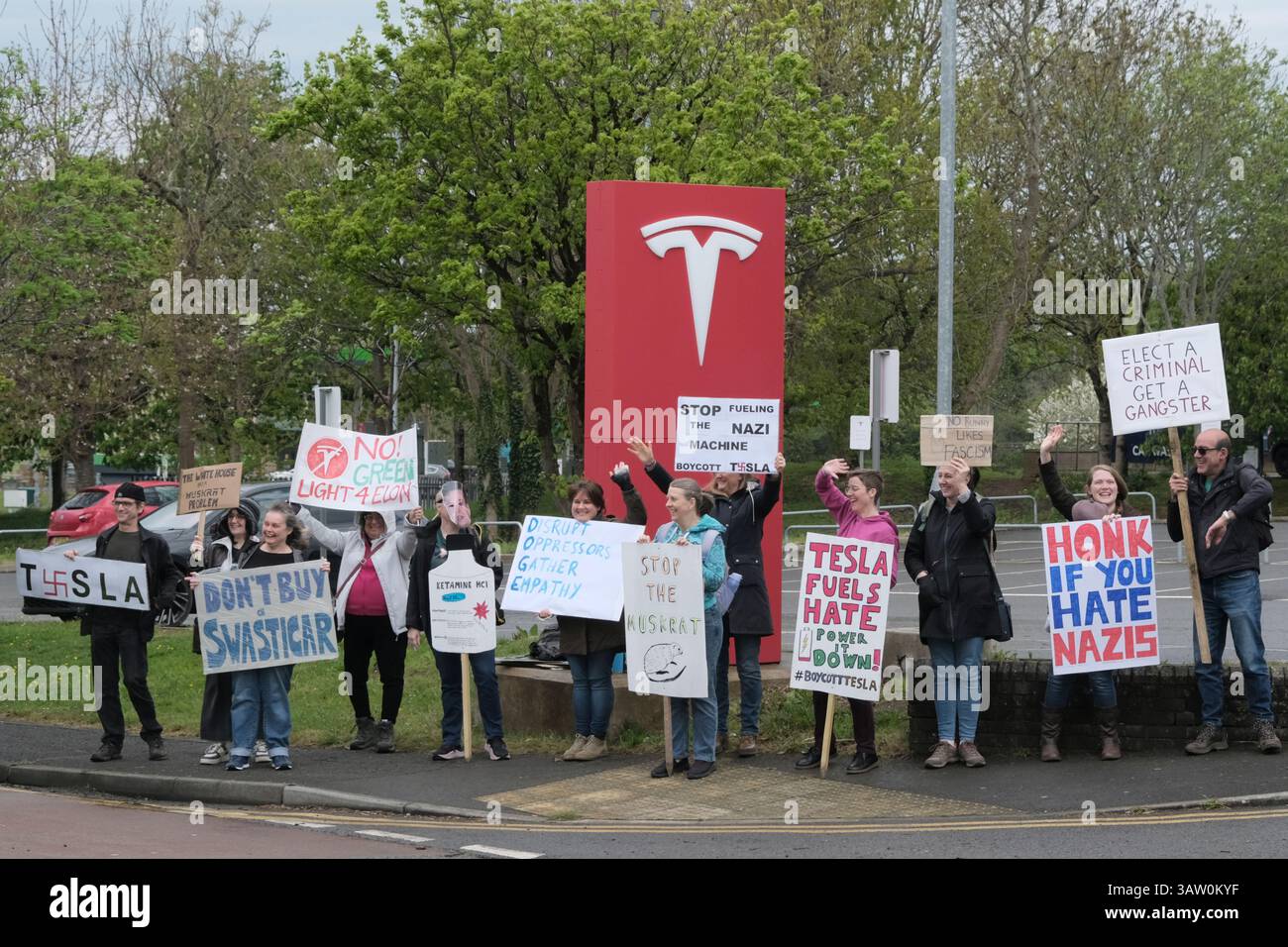 Bristol, UK. 19th Apr, 2025. Bristol Tesla Takedown with Americans for ...