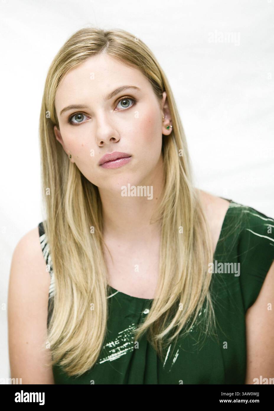 August 4, 2008 - Los Angeles, CA, USA - Scarlett Johansson promoting ...