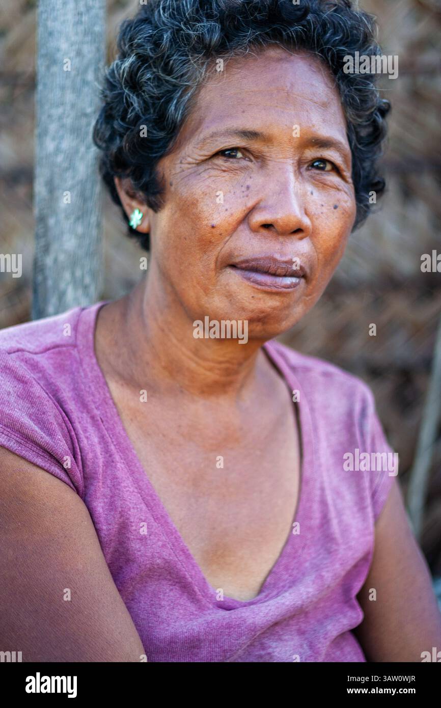 Filipina female mature hi-res stock photography and images - Alamy