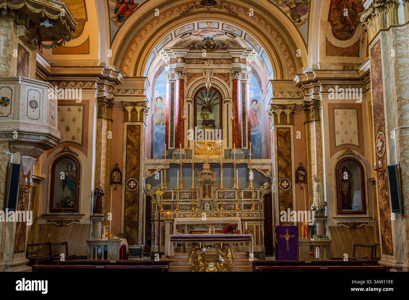 The church has a commissar cross plan with six side chapels. The ...