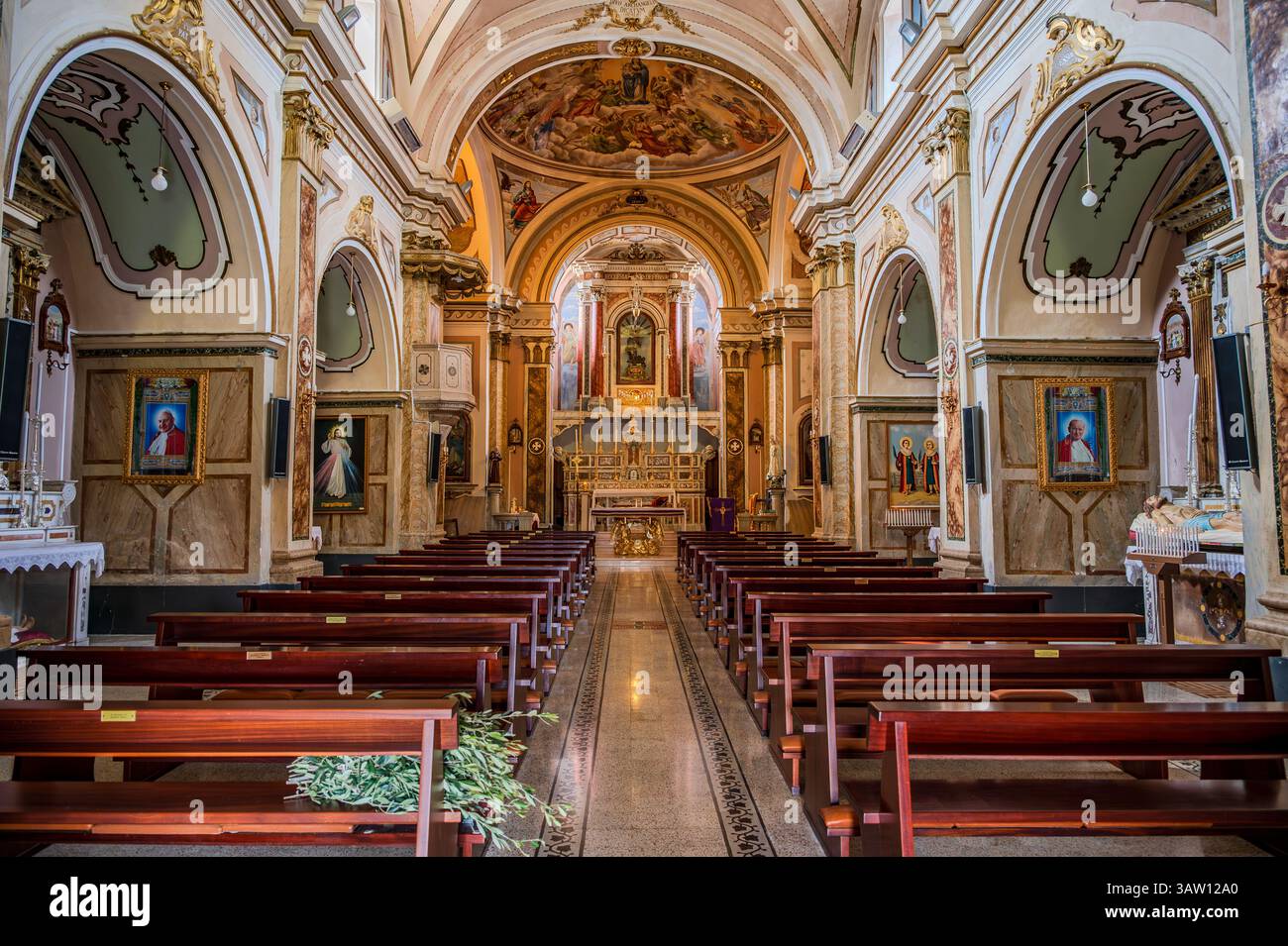 The church has a commissar cross plan with six side chapels. The ...