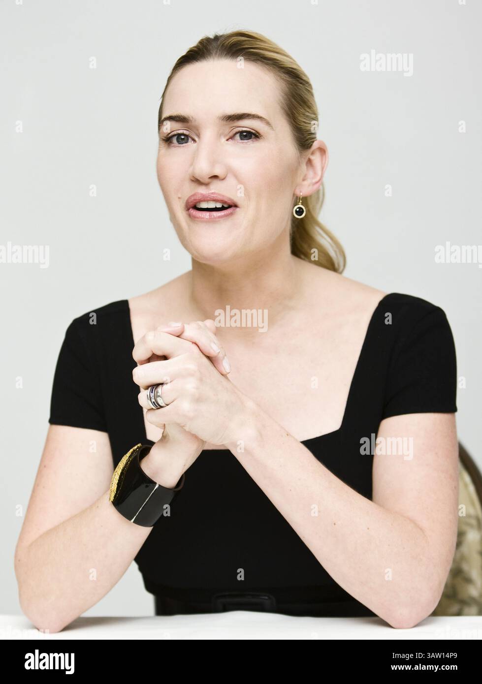 November 16, 2008 - Los Angeles, California, USA - Actress Kate Winslet ...
