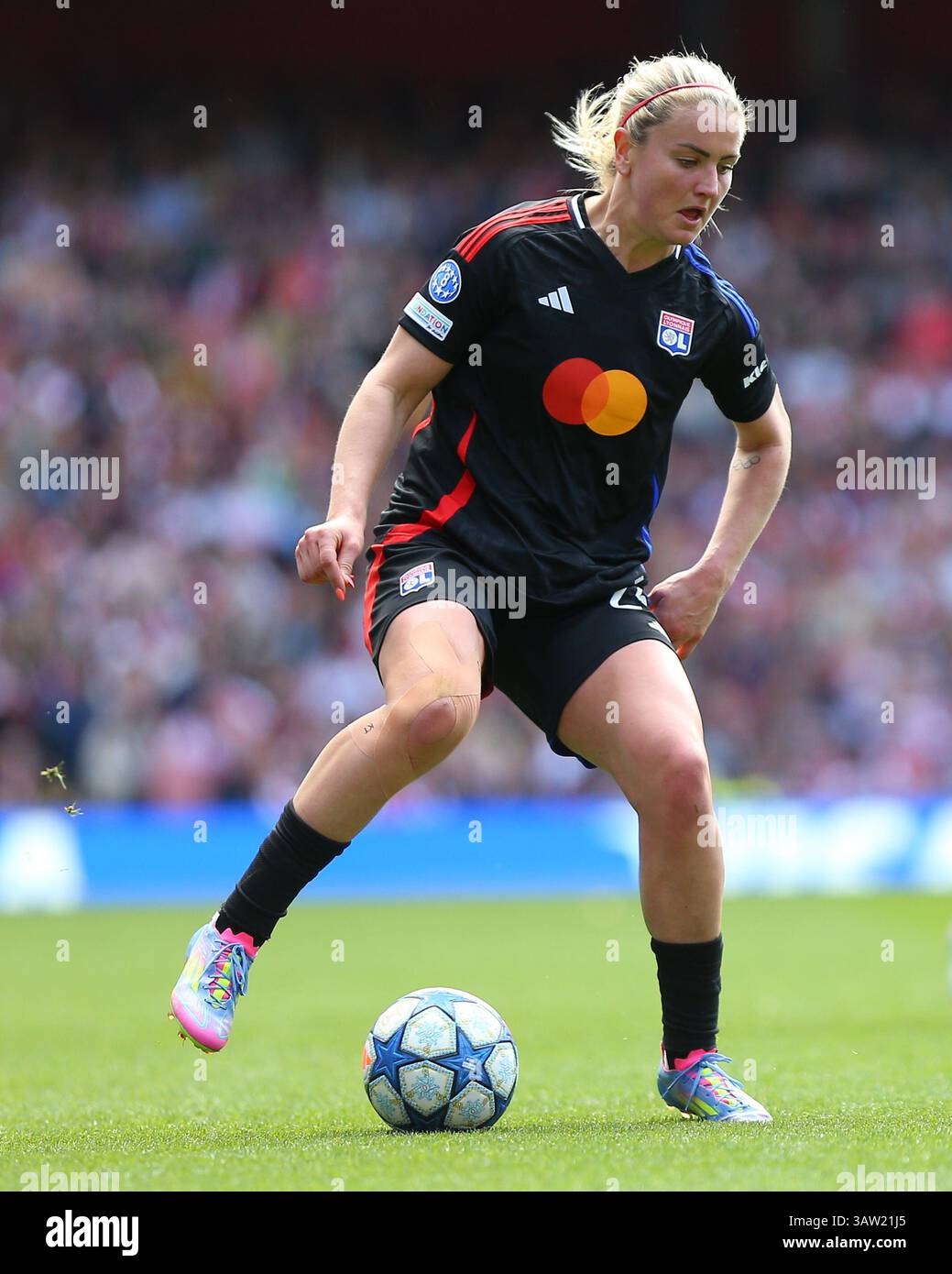 North London, England, April 19 2025: Lindsey Heaps (26 Olympique ...