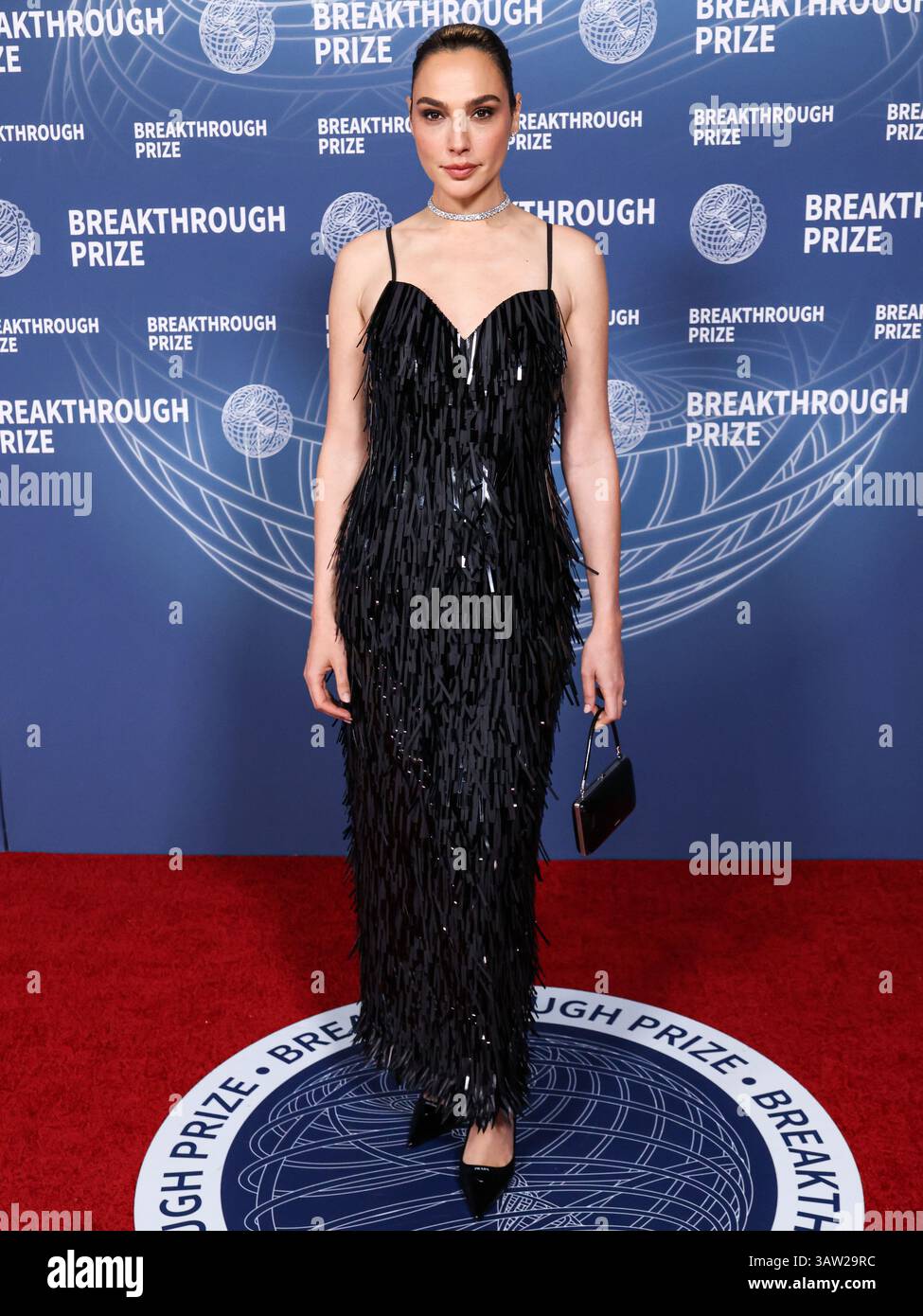 SANTA MONICA, LOS ANGELES, CALIFORNIA, USA - APRIL 05: Israeli actress ...