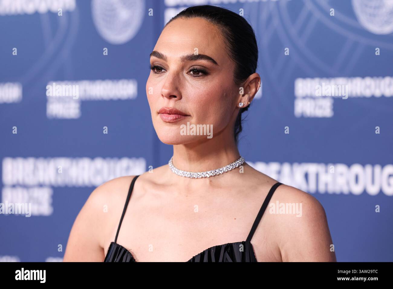 SANTA MONICA, LOS ANGELES, CALIFORNIA, USA - APRIL 05: Israeli actress ...