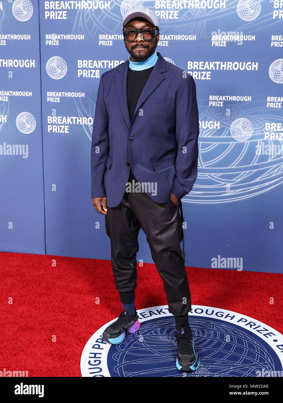 SANTA MONICA, LOS ANGELES, CALIFORNIA, USA - APRIL 05: American rapper ...