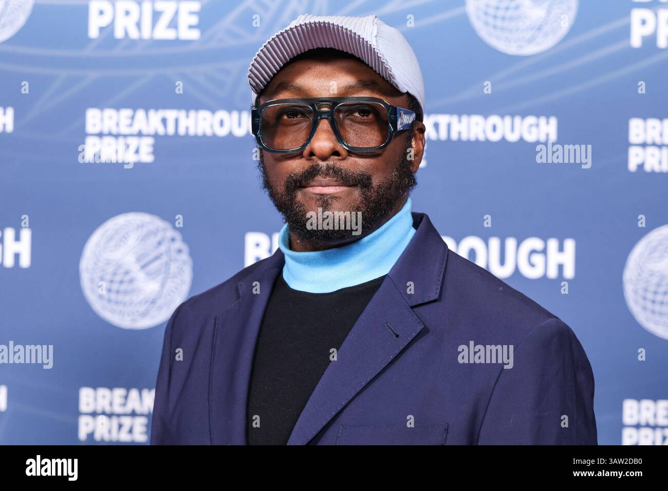 SANTA MONICA, LOS ANGELES, CALIFORNIA, USA - APRIL 05: American rapper ...