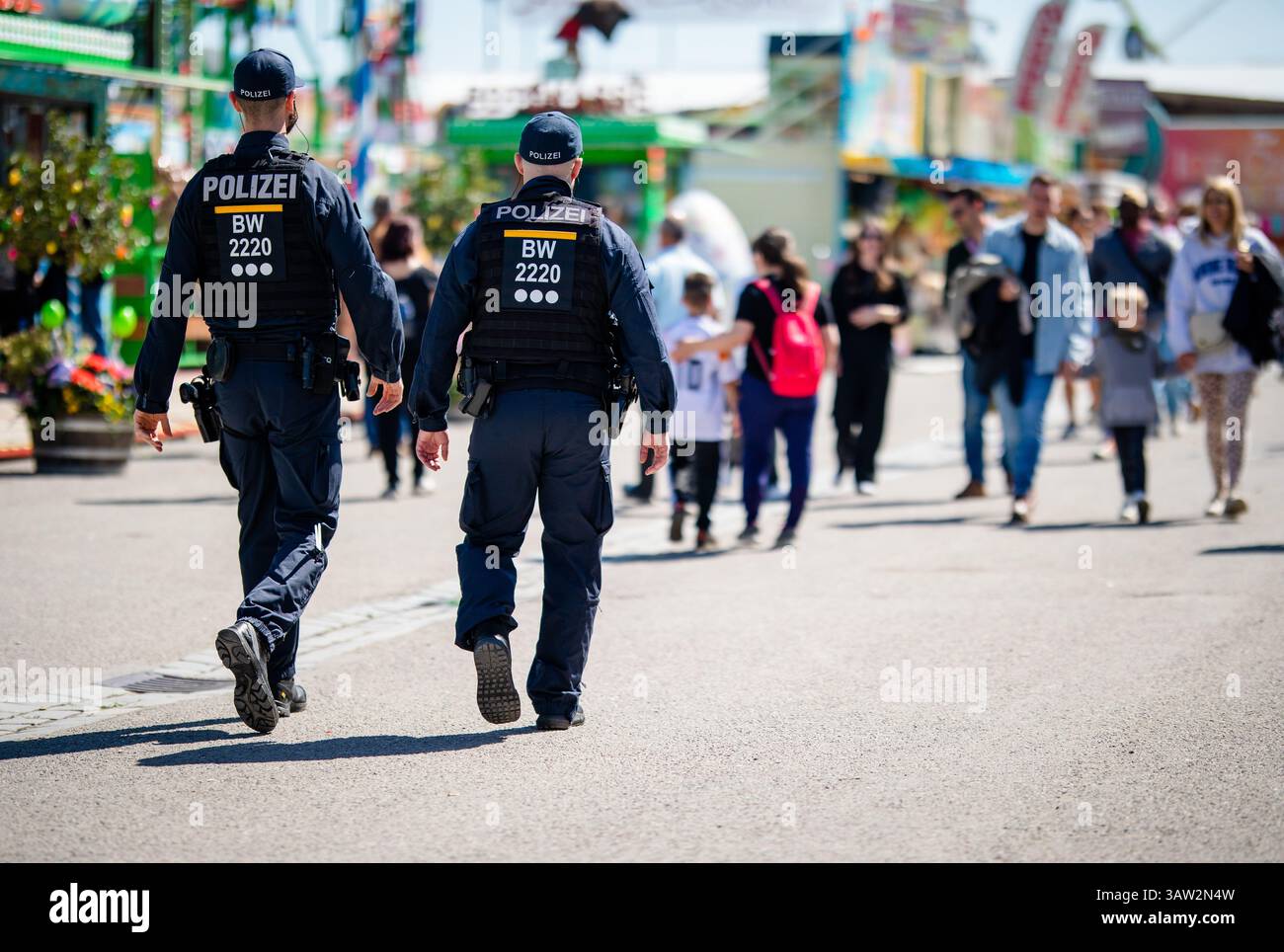 Stuttgart, Germany. 19th Apr, 2025. Police officers patrol the 85th ...
