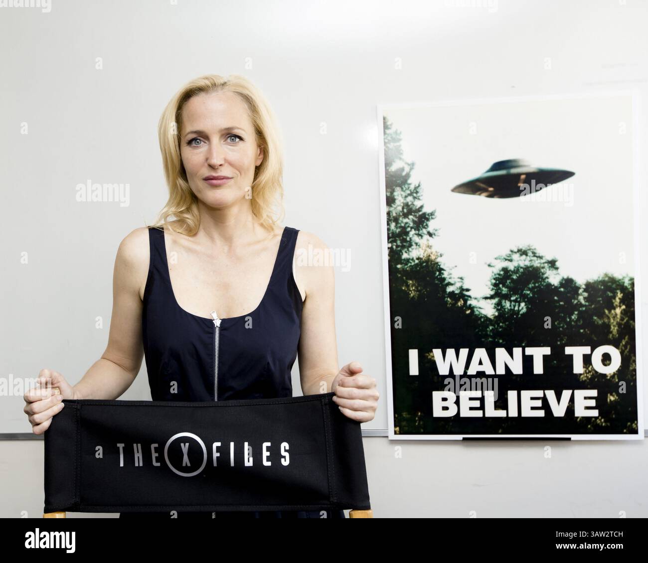 Gillian leigh anderson hi-res stock photography and images - Alamy