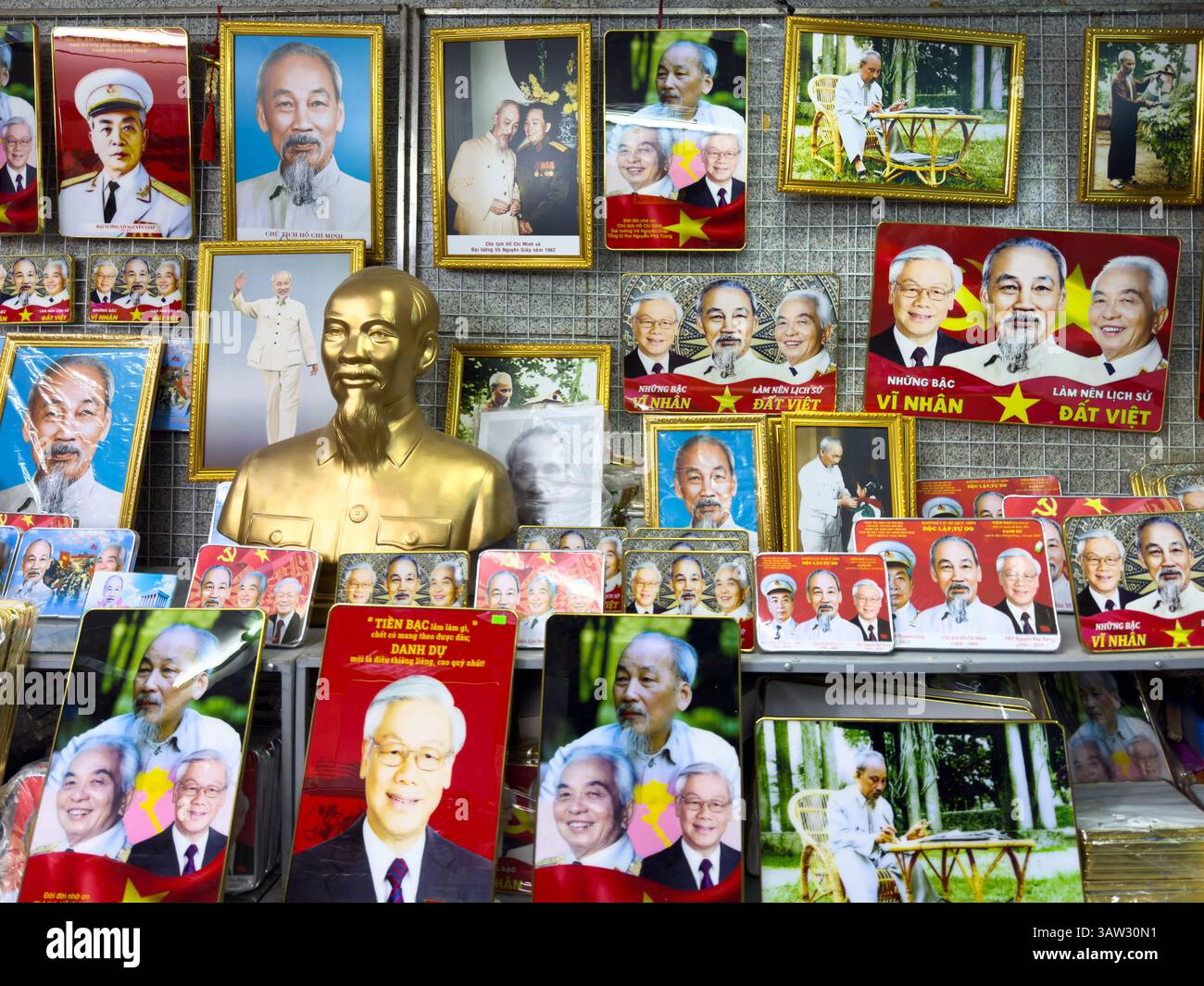 Images of famous Vietnamese communist figures Ho Chi Minh, General Vo ...