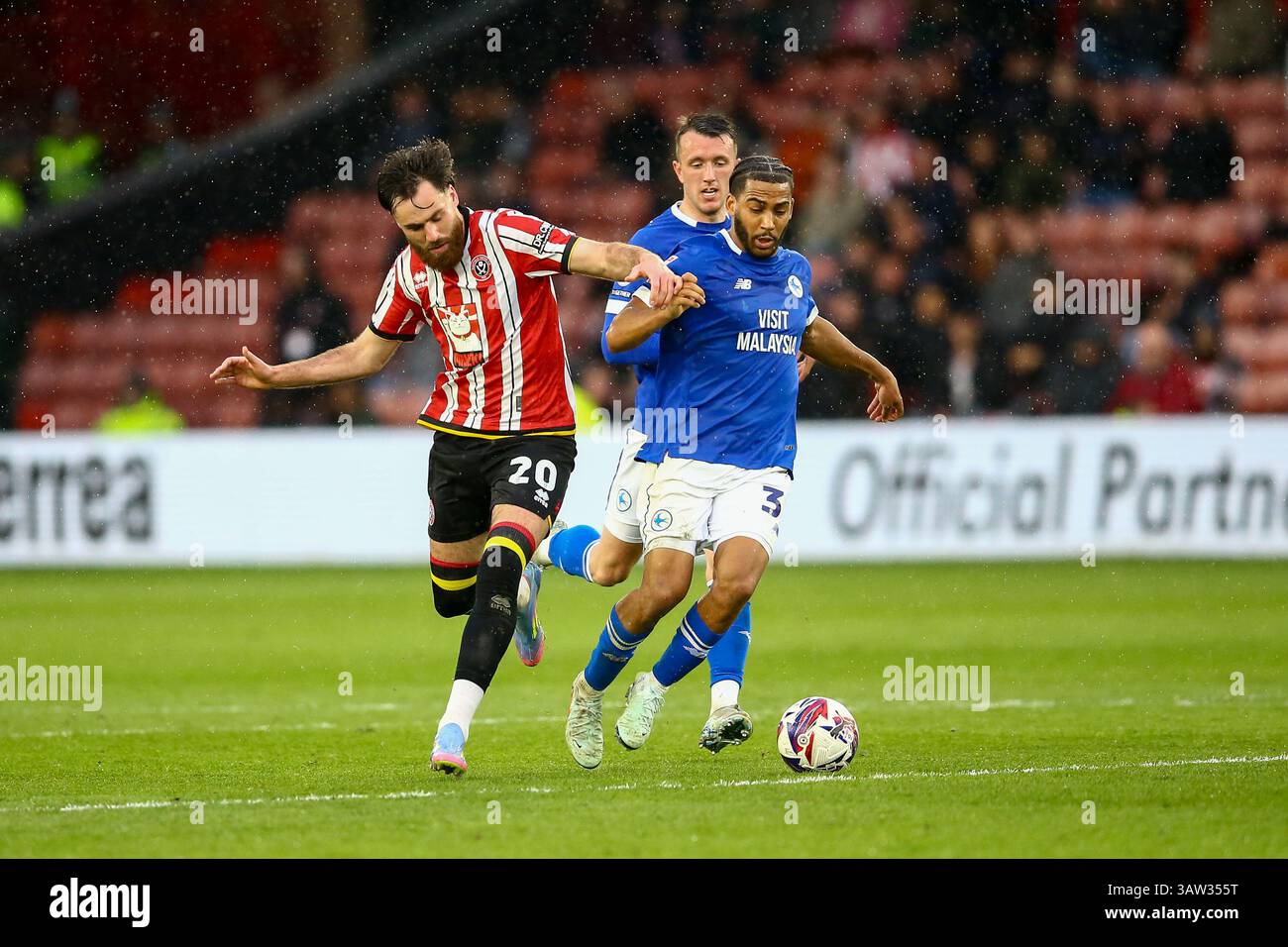 Bramall Lane, Sheffield, England - 18th April 2025 Andy Rinomhota (35 ...