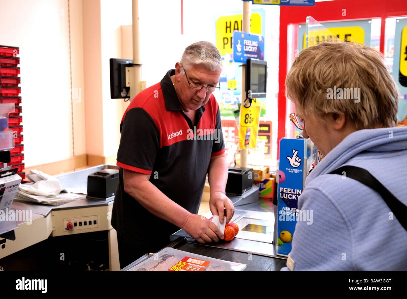 iceland supermarket customer checkout, bexhill-on-sea, east sussex, uk ...