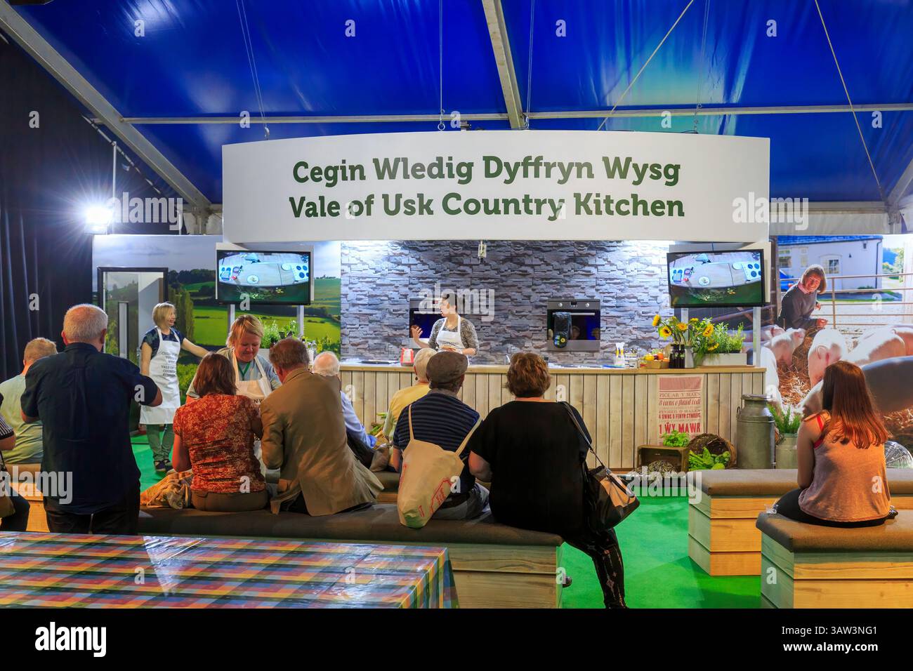 Cookery display cookery hi-res stock photography and images - Alamy