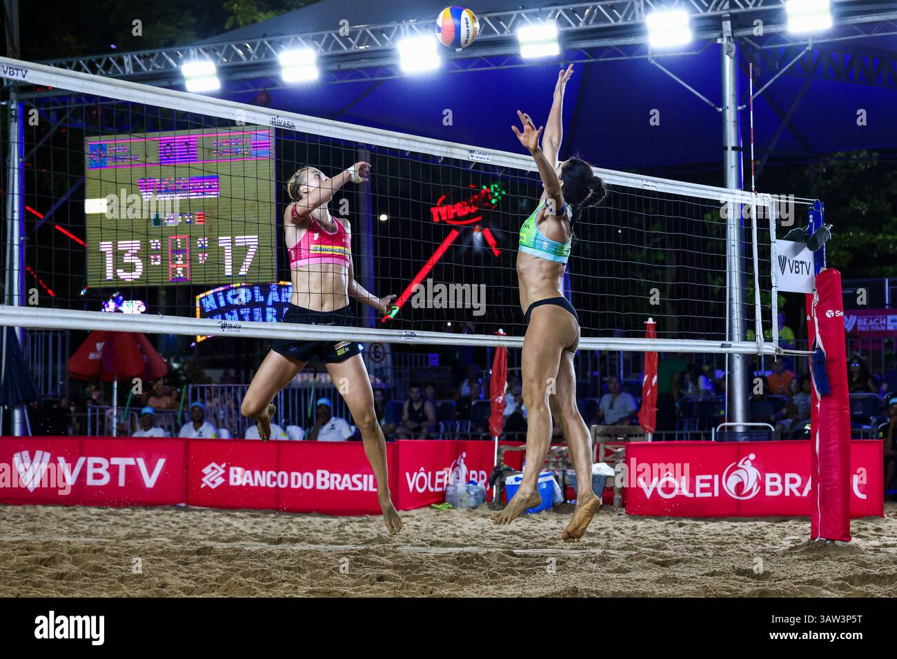 BRASÍLIA, DF - 18.04.2025: BEACH PRO TOUR ELITE 16 IN BRASILIA - Carol ...