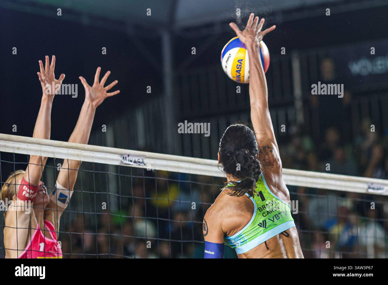 BRASÍLIA, DF - 18.04.2025: BEACH PRO TOUR ELITE 16 IN BRASILIA - Carol ...