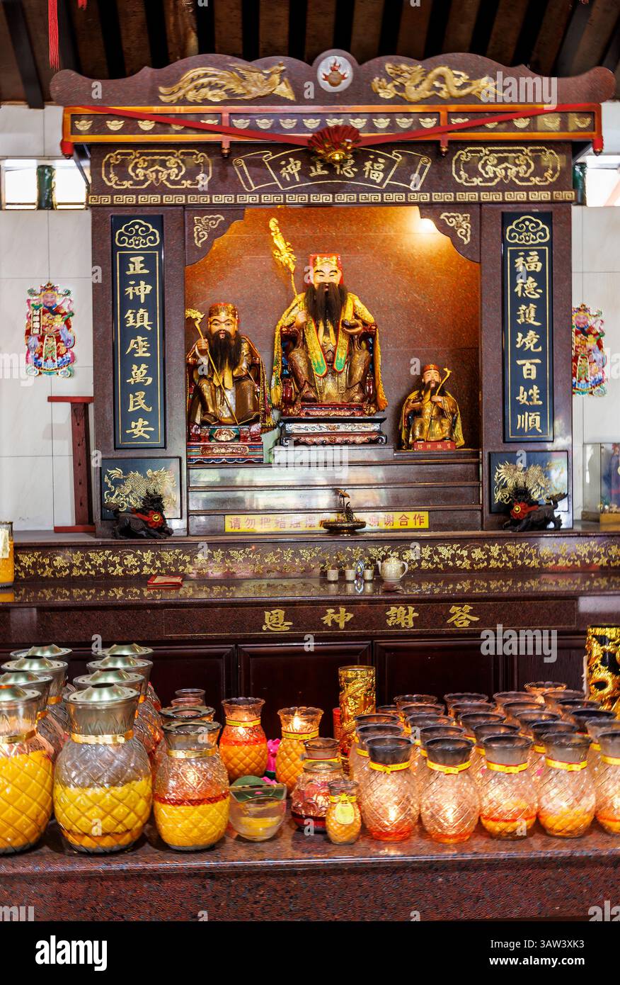 Interior of the Tua Pek Kong Temple, Miri, Malaysia Stock Photo - Alamy