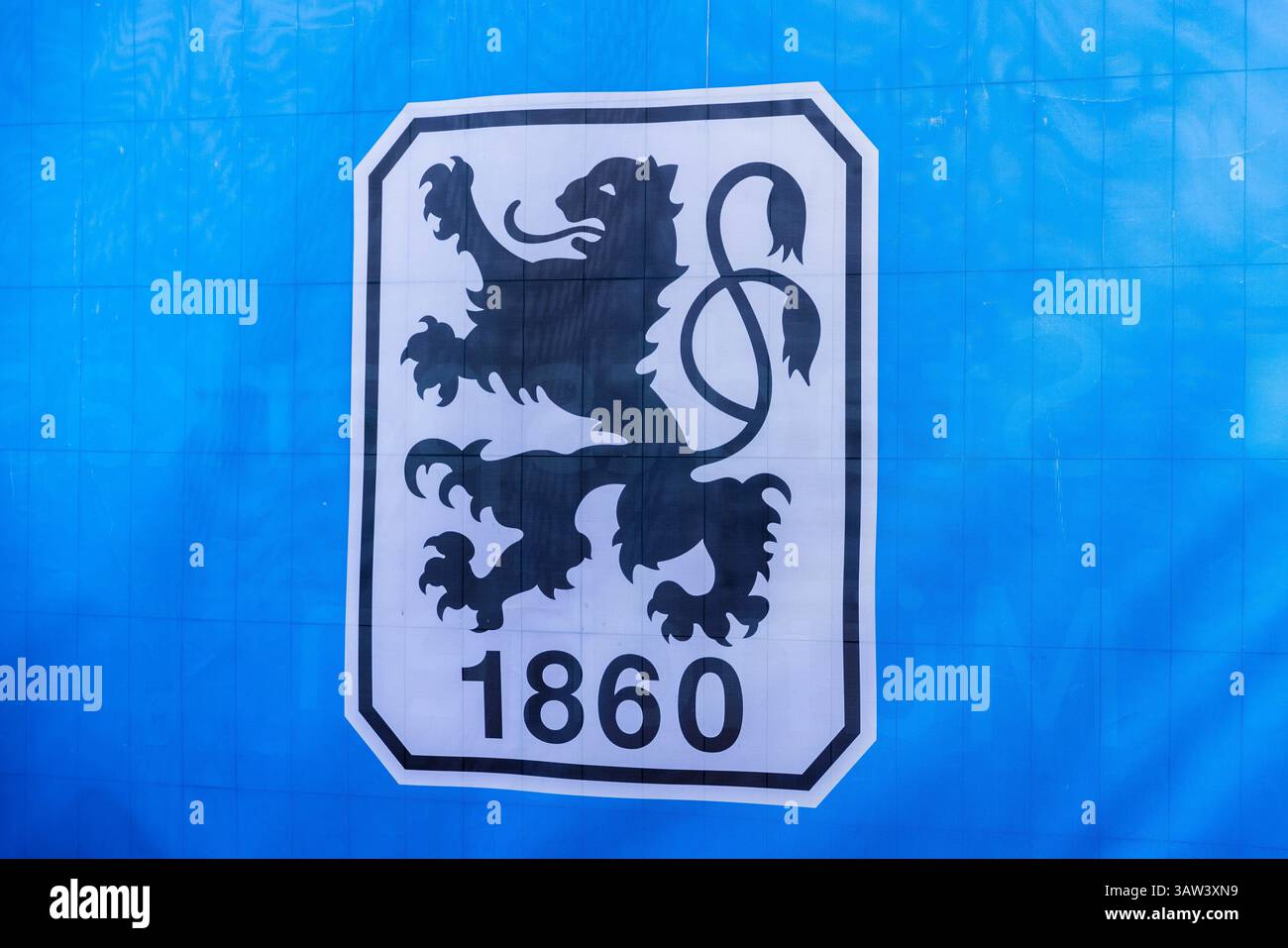 Symbolbild Wappen Logo TSV 1860 München Stock Photo - Alamy