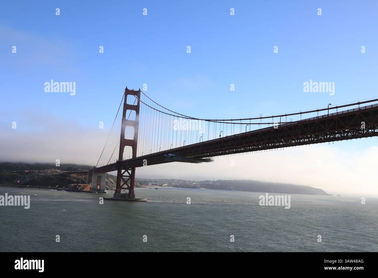 The iconic famous Golden Gate bridge over san francisco bay and Pacific ...