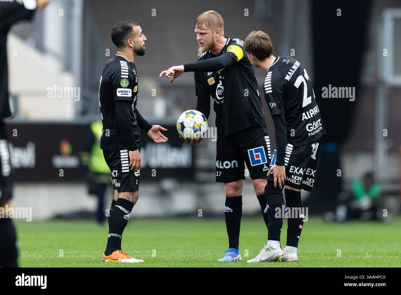 250419 Örebros Alai Hussain Ghasem, Karl Holmberg och Linus Alperud ...