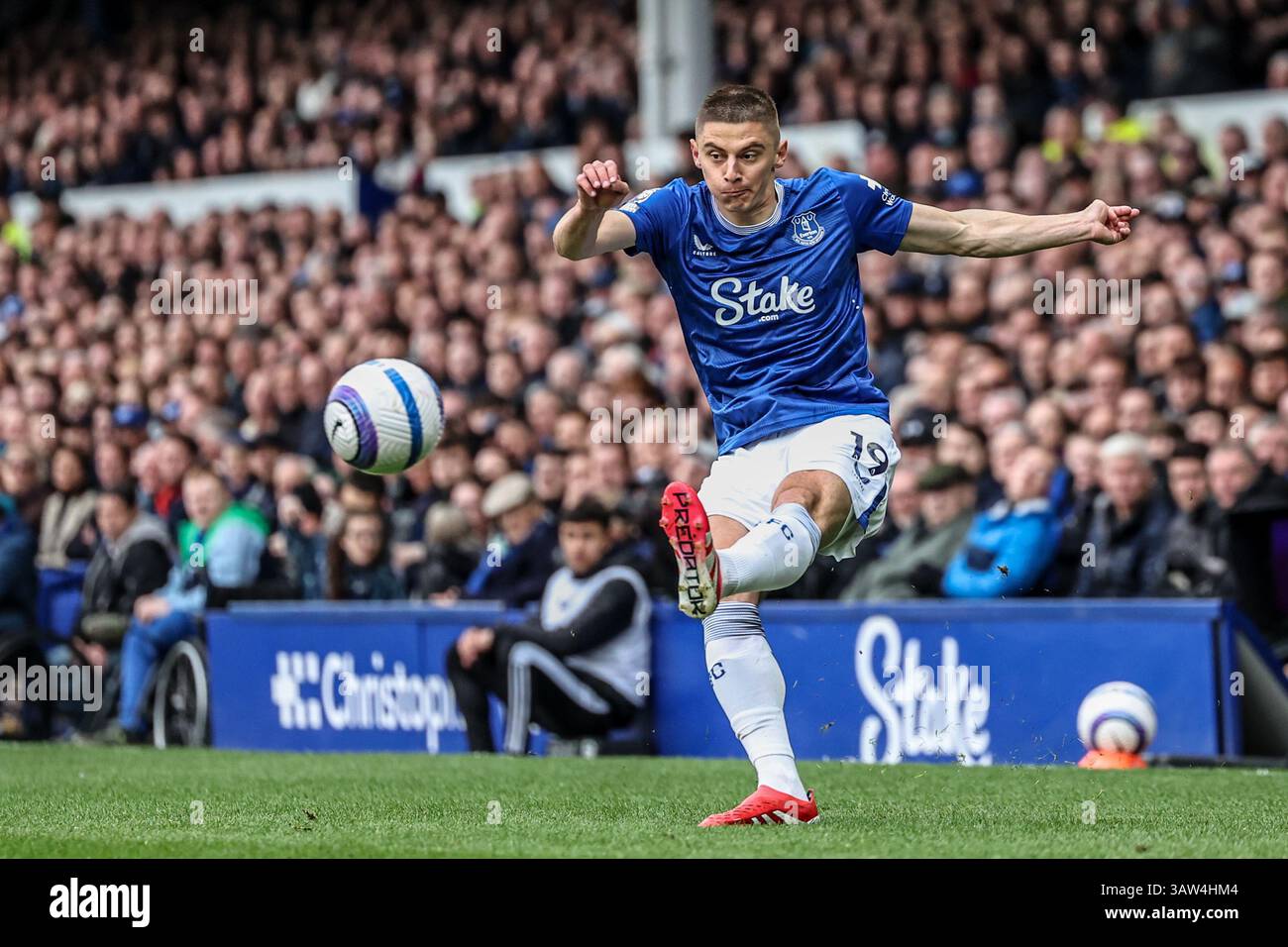 Liverpool, UK. 19th Apr, 2025. Vitaliy Mykolenko of Everton crosses the ...