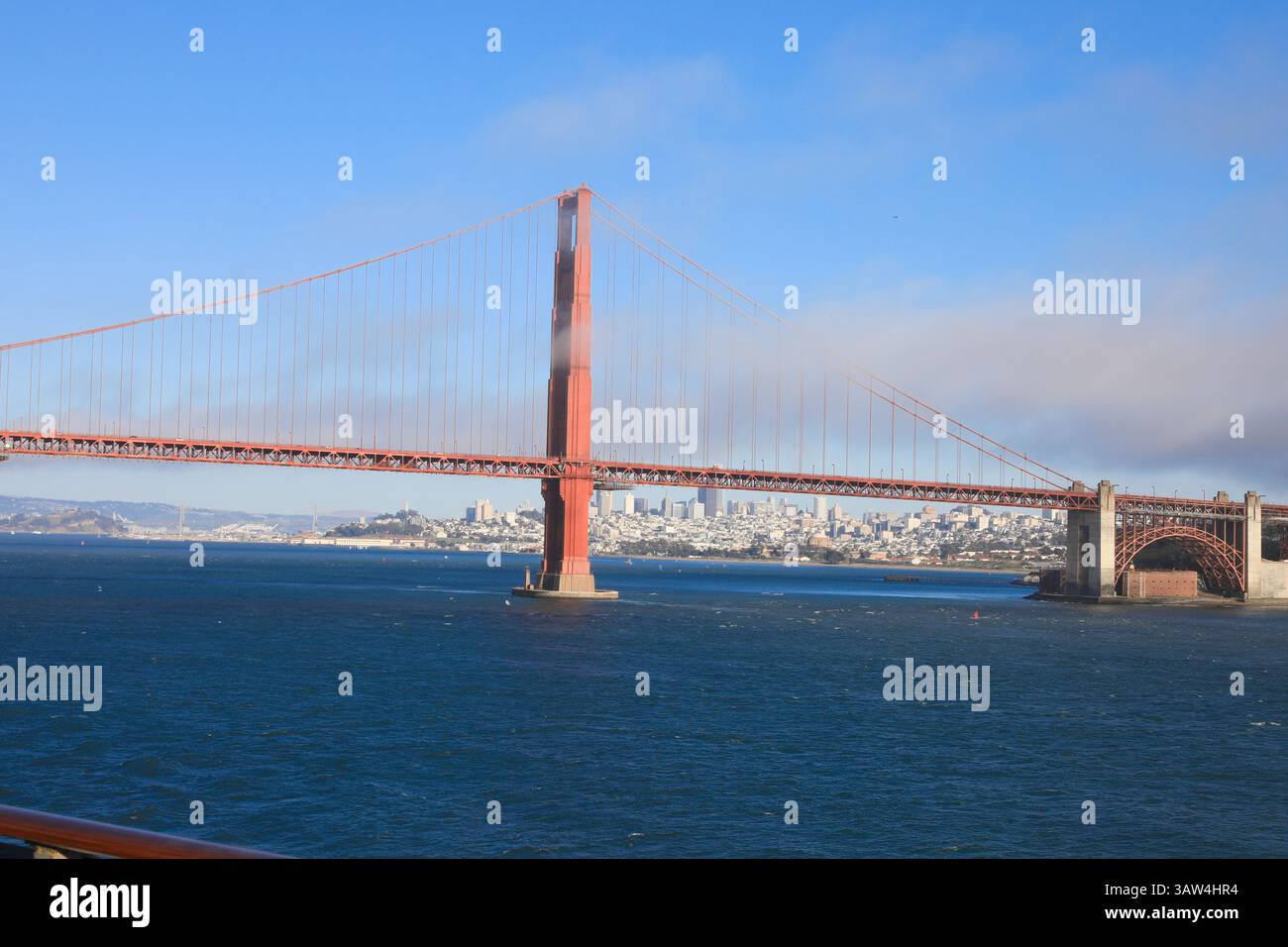 The iconic famous Golden Gate bridge over san francisco bay and Pacific ...