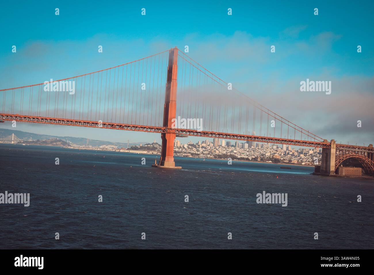 The iconic famous Golden Gate bridge over san francisco bay and Pacific ...