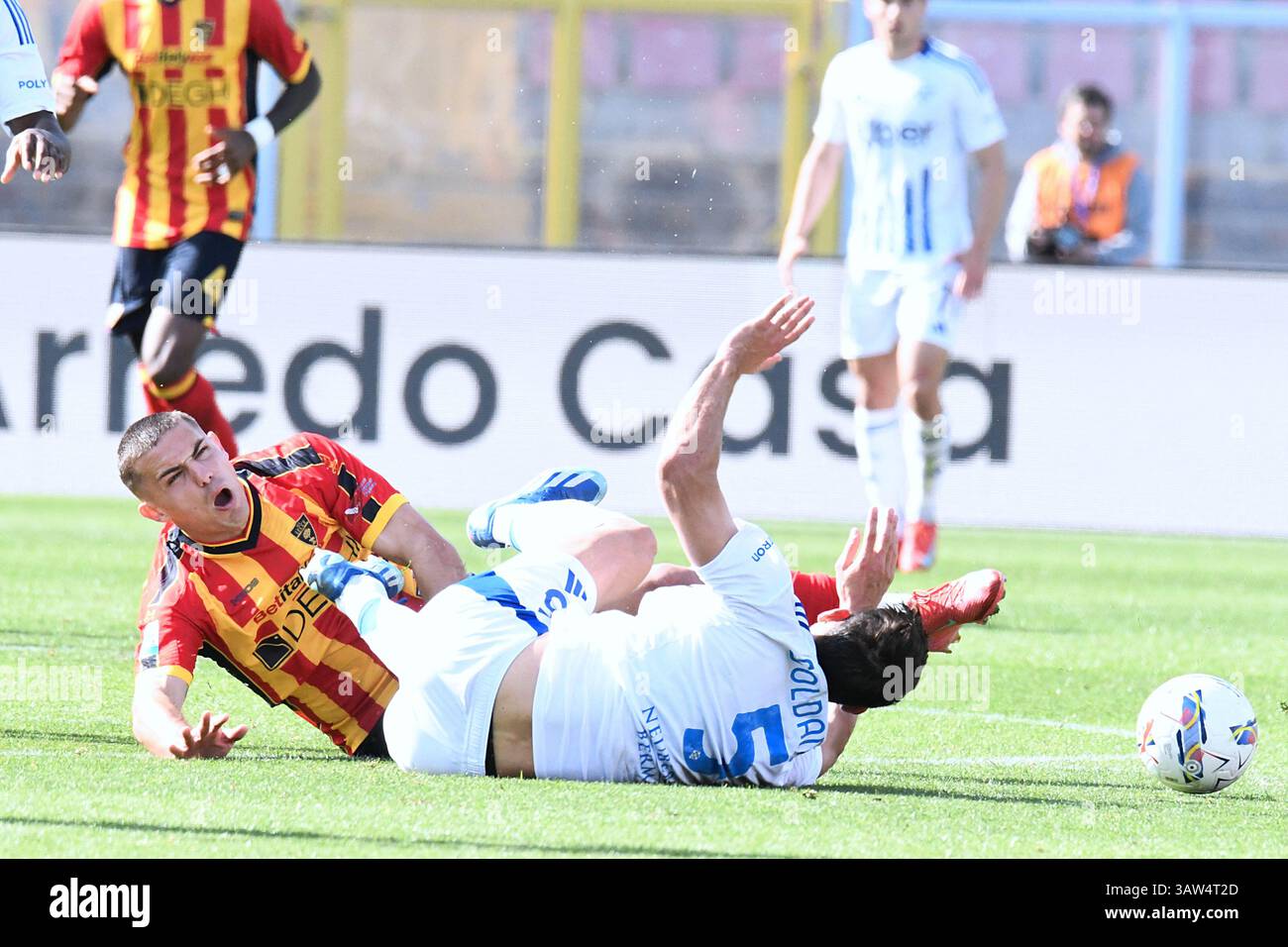 Lecce, Italy. 19th Apr, 2025. Nikola Kristovic (Lecce) against Edoardo Goldaniga (Como) during ...