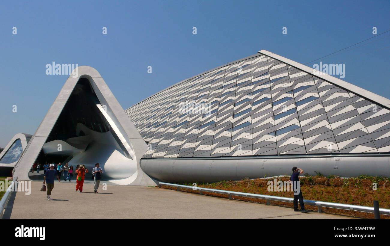 March 31, 2016 - File - Architect ZAHA HADID, whose designs include the ...