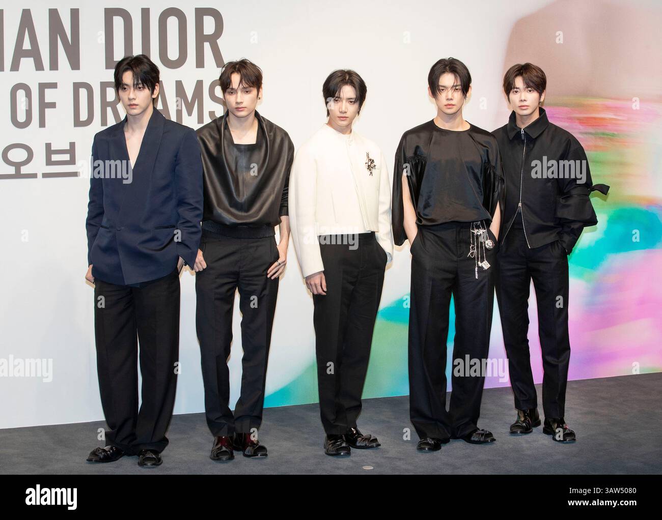 Seoul, South Korea. 18th Apr, 2025. (L to R) Soobin, Huening, Kai, Beomgyu, Yeonjun and Taehyun ...