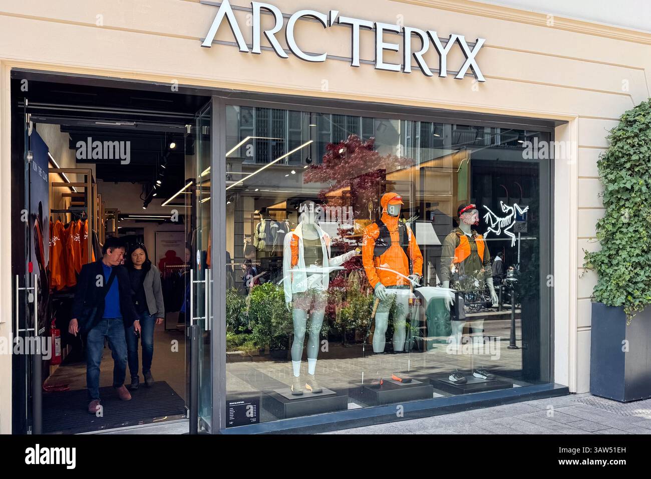Arcteryx hiking hi-res stock photography and images - Alamy
