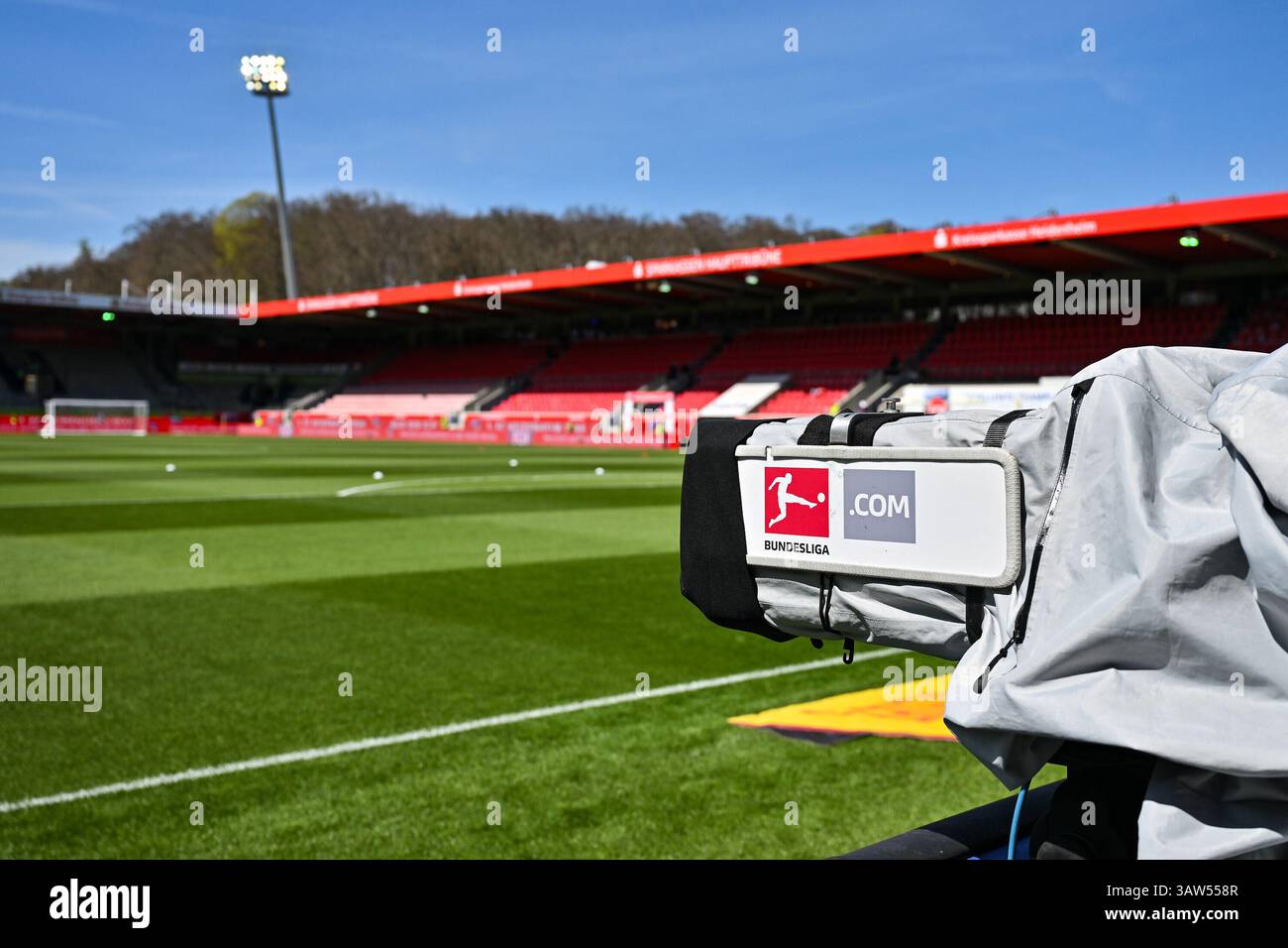 Heidenheim, Deutschland. 19th Apr, 2025. Die Voith Arena vor dem Anpfiff der Bundesliga Partie ...
