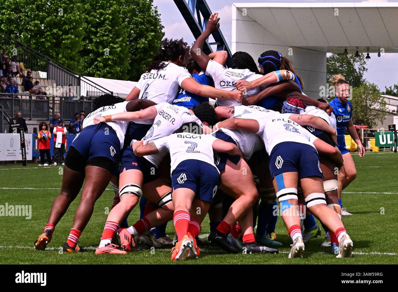Parma, Italy. 19th Apr, 2025. Scrum during the match Italy vs France at ...