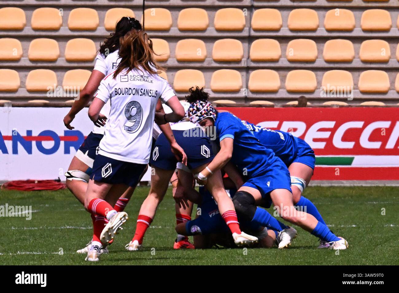 Parma, Italy. 19th Apr, 2025. Scrum during the match Italy vs France at ...