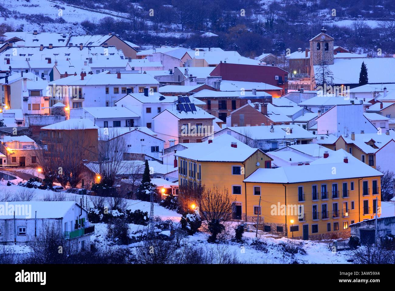 Overlook snow covered mountains hi-res stock photography and images - Alamy